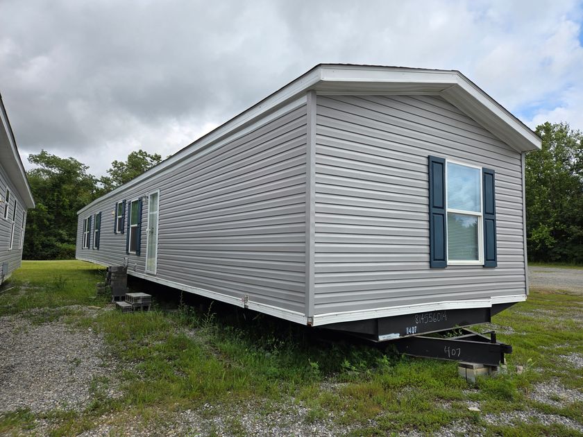 Find Used and Repo Mobile Homes for Sale In Bristol | With 4 Bedrooms | With 2 Bathrooms | VMF Homes